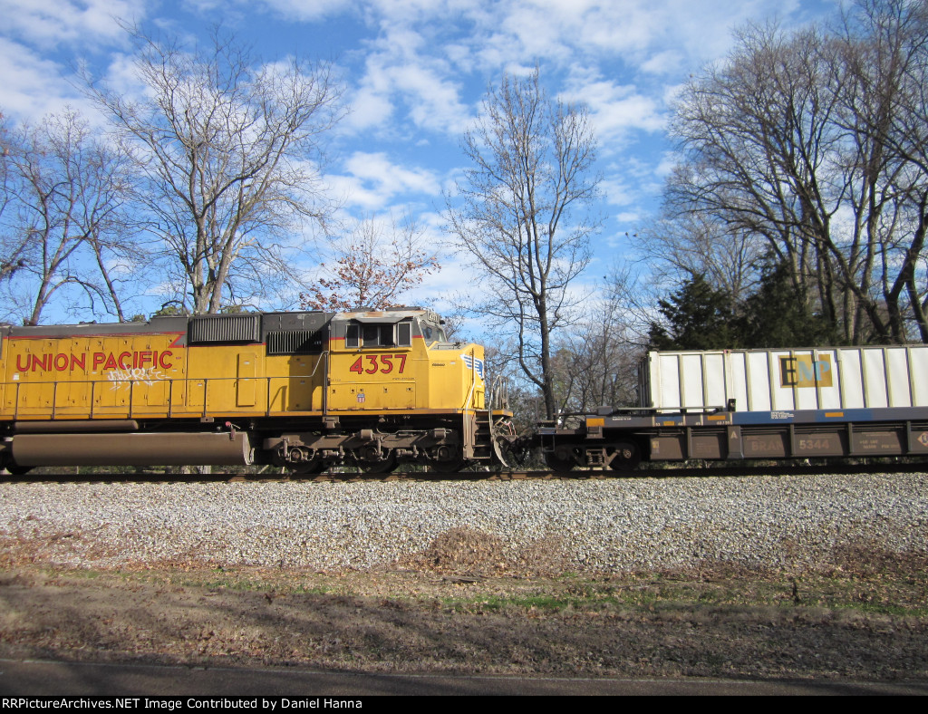 Second loco is a faded 70m